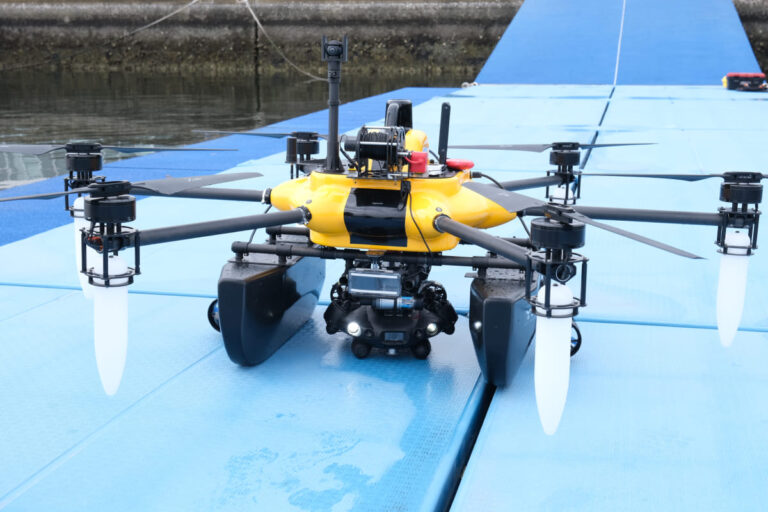 世界初の「水空合体ドローン」、2023年春の最新動向と今後の展望 | KDDIスマートドローン株式会社