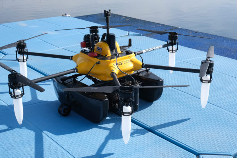 世界初の「水空合体ドローン」、2023年春の最新動向と今後の展望 | KDDIスマートドローン株式会社